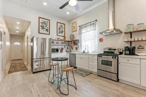 Renovated Historic 4br House Near Magazine St & Uptown - Kenner, LA