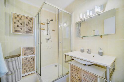 2 Bedroom Luxury Flat With Balcony Cannes Center - カンヌ