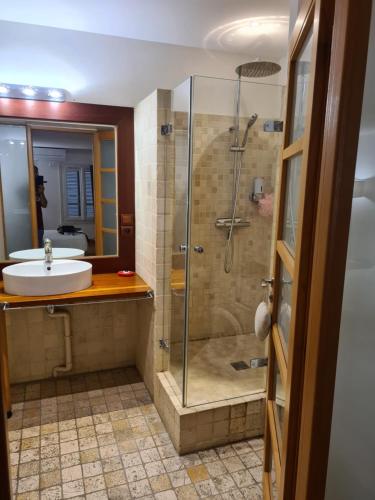 La Tropezienne, Duplex 73 M2, 100 M Du Port, Climatisation, Grande Terrasse - Sanary-sur-Mer