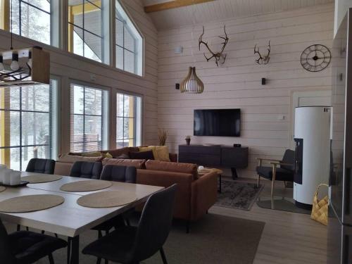 Villa Vasa - New Luxury Villa Next To Lake - Rovaniemi