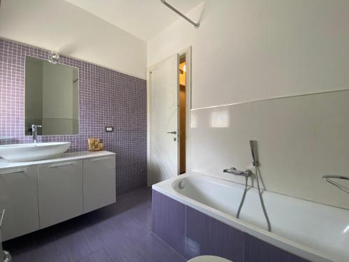 Chicco Family - Appartamento Spazioso Per Famiglie E Soggiorni Business - Cinelli Apartment - Vercelli