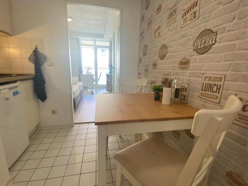 Rr - Charming Apartment - Balcony - Wifi - Kitchen - Magdeburg