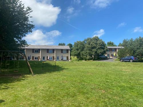 Les Genets Du Sancy - Besse en Chandesse