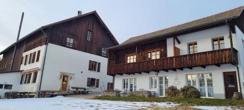 Miramont Horse Trekking Hostel - Kanton Jura
