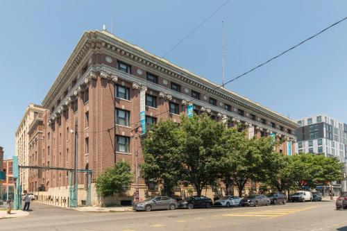 Sleeps 6! 2 Bedrm, Gym, Close To Major Attractions - Camden, NJ