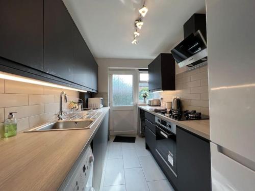 Location-comfortable Beds-free Parking-families - Nottingham