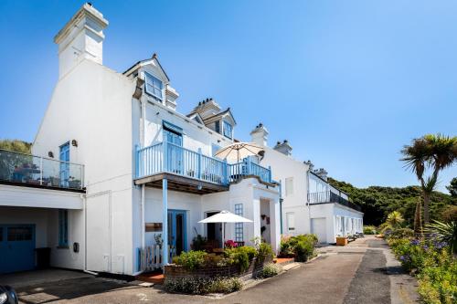 The Old Coastguard Station - Bay Views & Pool Table - Falmouth