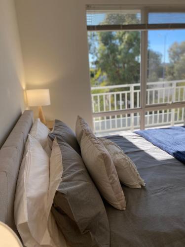 Modern Luxury 1 Bedroom Apartment - Walk To The Shops! Free Wifi - Perth
