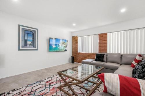 Bell Street 36 Dicky Beach - Bribie Island