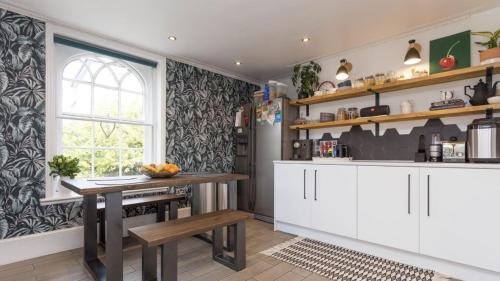 Grand Apartment In Historic Building With Free Parking - Canterbury