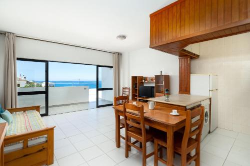Praia Da Rocha Wonder W/ Balcony By Lovelystay - Portimão