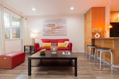 Redwood Place In Heart Of Silicon Valley - Sunnyvale, CA