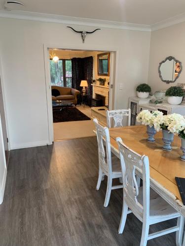 Cambridge Cottage - Self Catering Holiday House - Cambridge