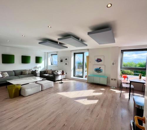 Beautiful Modern Sea-side Apartment In The City - Edinburgh