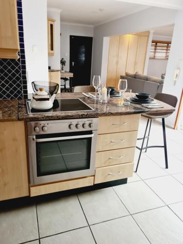 Finna's Lovely 1-bedroom Open Plan Vacation Home. - Edenvale