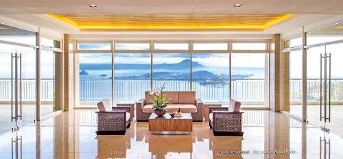 Cozy Modern Condo With Balcony & 5-star Amenities - Tagaytay