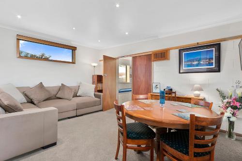 Forty South Cottage - A Secluded Waterside Getaway - Hobart