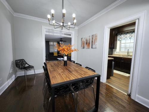 Spacious Centrally Located 3 Bed 2 Bath - Sleeps 8 - Montgomery, AL
