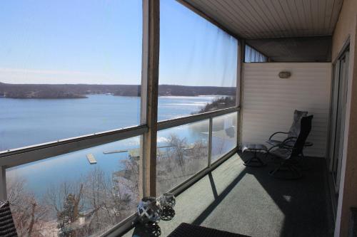 Lake Ozarks Get Away Topsider - Gravois Mills, MO