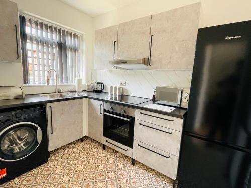Lovely 2 Bed Apartment, Arnold Town Centre. - Nottingham