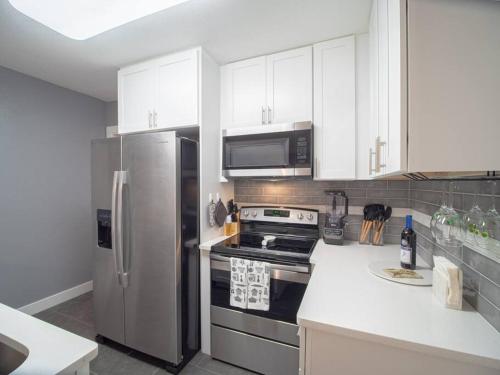 Homey Bungalow Convenient To Marietta And I-75! - Marietta, GA