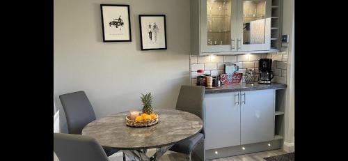 2 Bed House - Sleeps 4 - Garden Parking Wifi - Perth