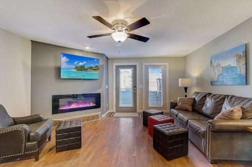 Wfc Ii Lake Access - Family Or Romance - Location! - Lake Delton, WI