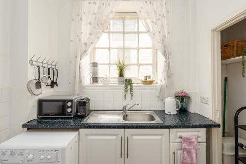 2 Br Royal Mile Apartment - Edinburgh