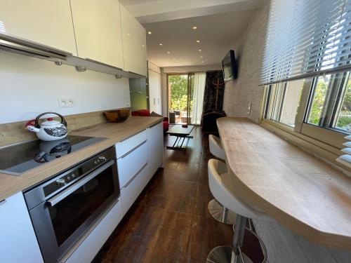 Studio Tout Confort Au Calme Avec Jardin Proche Cannes - Côte d'Azur