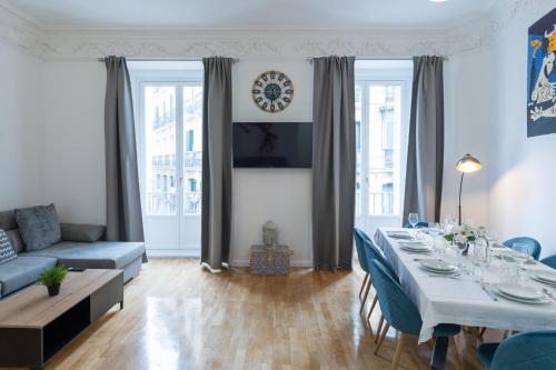 Vip Puerta Del Sol, By Monaro***** - Madrid
