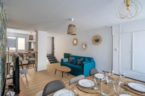 Maison De Ville En Plein Centre Avec Terrasse - Poitiers