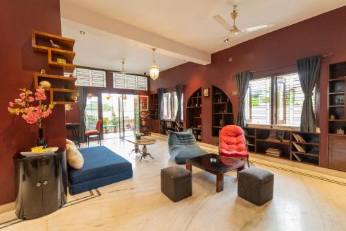 Joey's Nest - Calcutta
