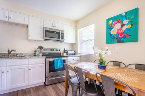*Cool Crib * King Bed * Long Term Stays * Duke* - Durham, NC