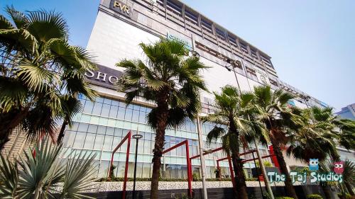 From $12 - Taj Studios - Luxury Stay In Luxury Mall (Pvr,Food Court ...
