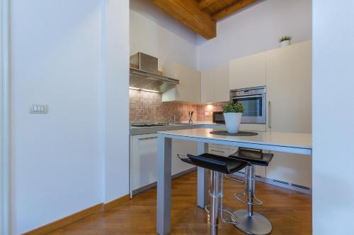 Guesthost - Palazzo Manfredini Exclusive & Deluxe Apartment - Ferrara
