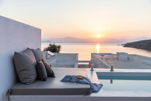 Citadela Paros Molos - Beachfront Maisonette With Plunge Pool - Paros