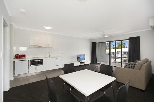 Cooroy Luxury Motel Apartments - Noosa