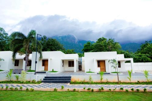 11 Best Hotels in Tenkasi, Courtallam