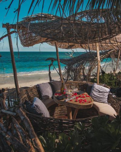 Kanan Tulum Treehouse, Rooftop, Beach Club & Spa - Adults Only - Tulum ...