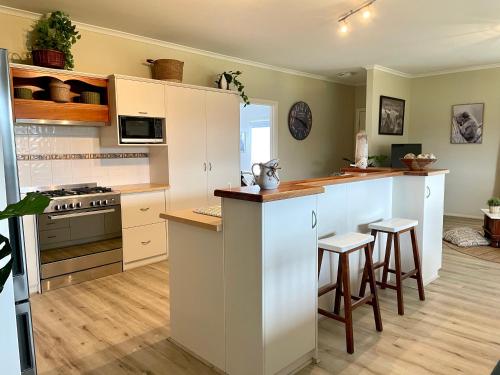 Yorks View - Kingscote