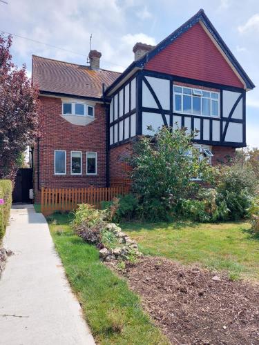 Spacious Self-contained Accommodation 135 Cantebury Road Herne Bay Ct6 5rz - Herne Bay