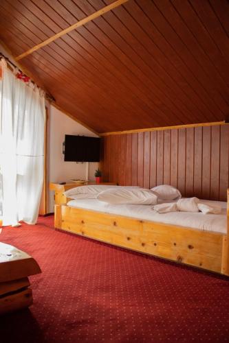 Pensiunea Alpin Ranca in Novaci | 2024 Updated prices, deals - Klook ...