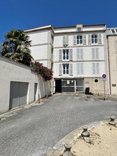 2 Pieces Avec Parking En Coeur De Ville - Appartement Lumineux Et Calme - La Rochelle