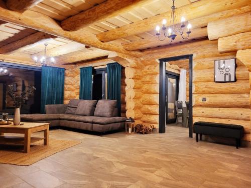 Harghita Log Houses - Izvoare