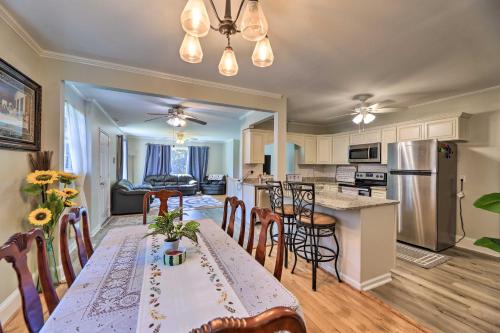 Convenient Jacksonville Home W/ Yard & Patio! - Jacksonville, NC
