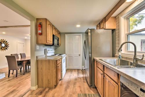 Centrally Located Mount Pleasant Retreat! - CMU, Mt Pleasant