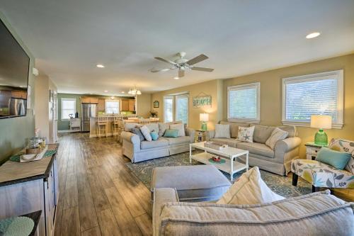 Wildwood Townhome W/ Patio: 1 Block To The Beach! - Wildwood, NJ