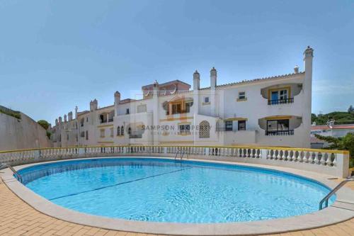 Spacious Two Bedroom Apt, 200m From The Beach - Carvoeiro