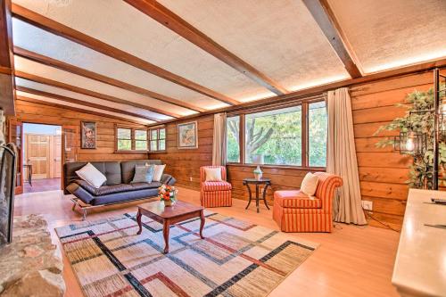 Fenced Yard: Fox River Grove Home, Dogs Welcome - Cary, IL