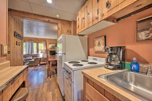 1 Mi To Raystown Lake: 'Clint Eastwood' Cabin - Lake Raystown Resort, Entriken